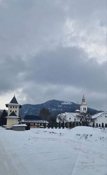 Atracţia turistică MANASTIREA MOISEI | Moisei, Maramureș